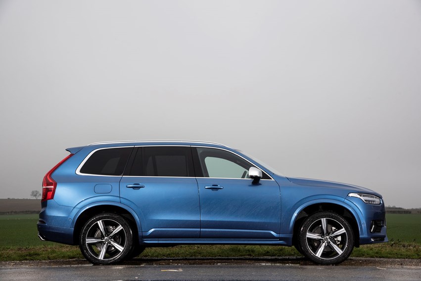 Volvo XC90 (2022) engines, drive and performance | Parkers