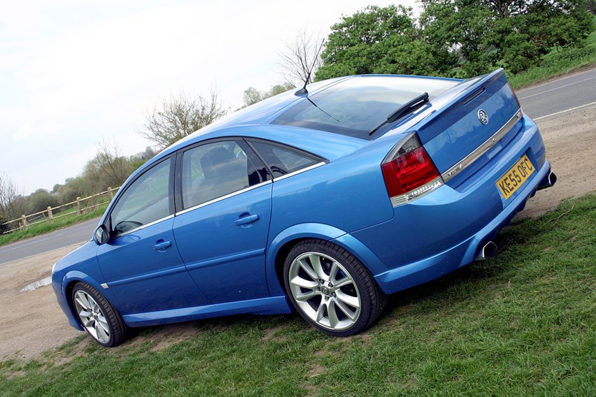 Used Vauxhall Vectra VXR (2005 - 2008) Review | Parkers