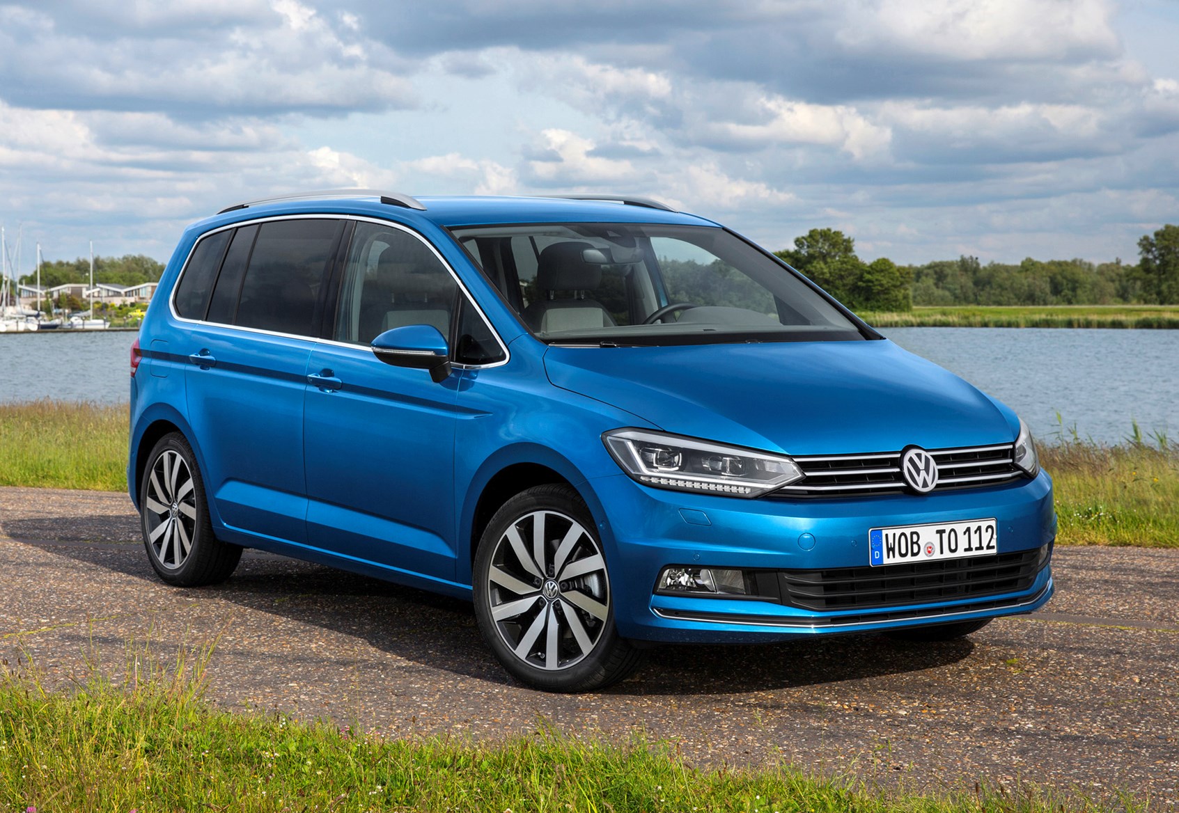 Volkswagen Touran (2020) Practicality, Boot Space & Dimensions | Parkers