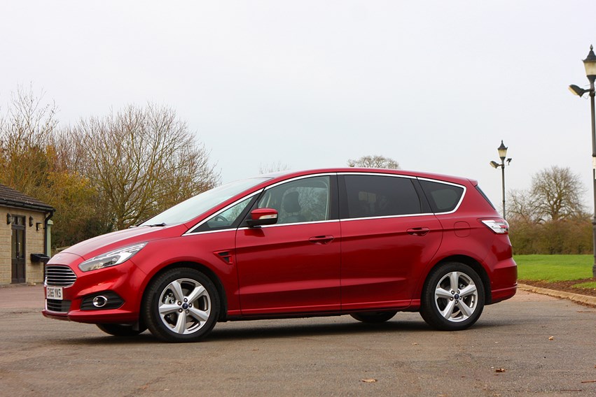 Ford S-MAX Review (2021) | Parkers