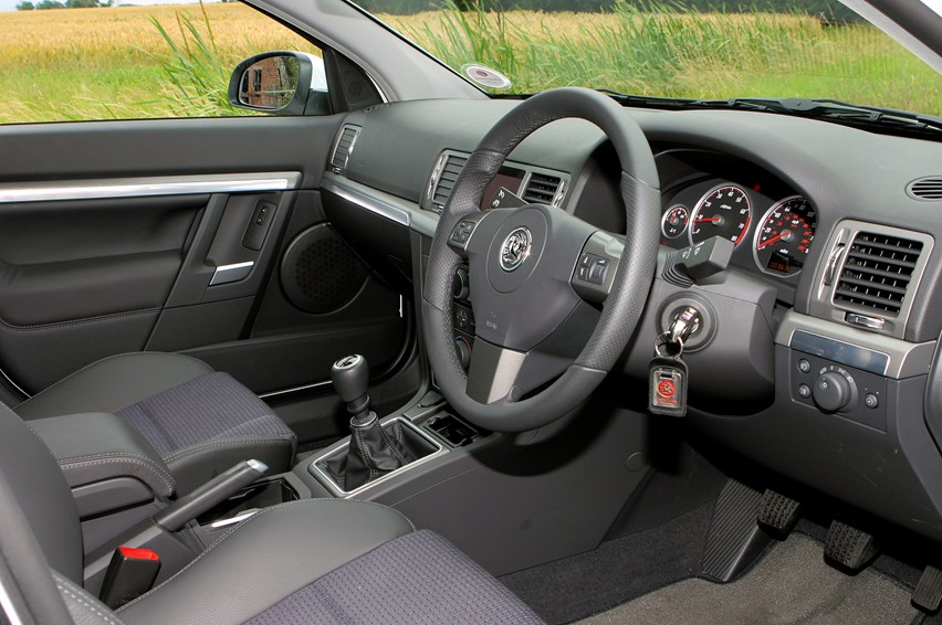 Used Vauxhall Signum Hatchback (2003 - 2008) Review | Parkers