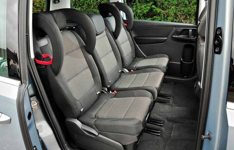 Volkswagen Sharan (2020) Interior Layout, Dashboard & Infotainment ...