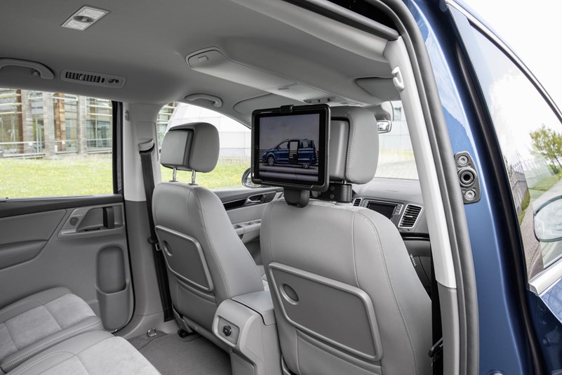 Volkswagen Sharan (2020) Interior Layout, Dashboard & Infotainment ...