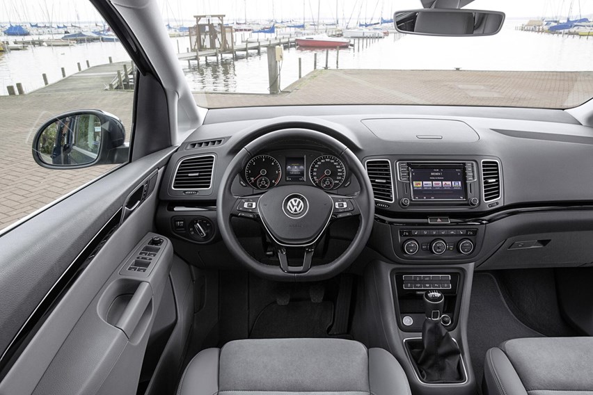 Volkswagen Sharan (2020) Interior Layout, Dashboard & Infotainment ...