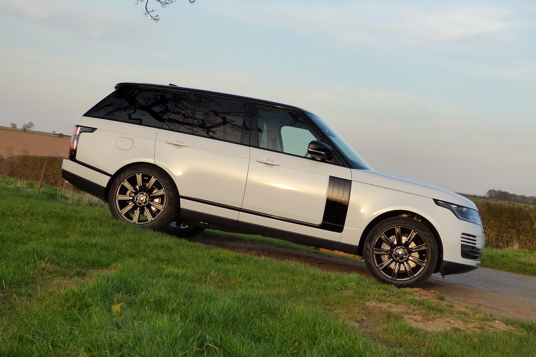 Used Land Rover Range Rover Estate (2013 - 2021) Practicality | Parkers