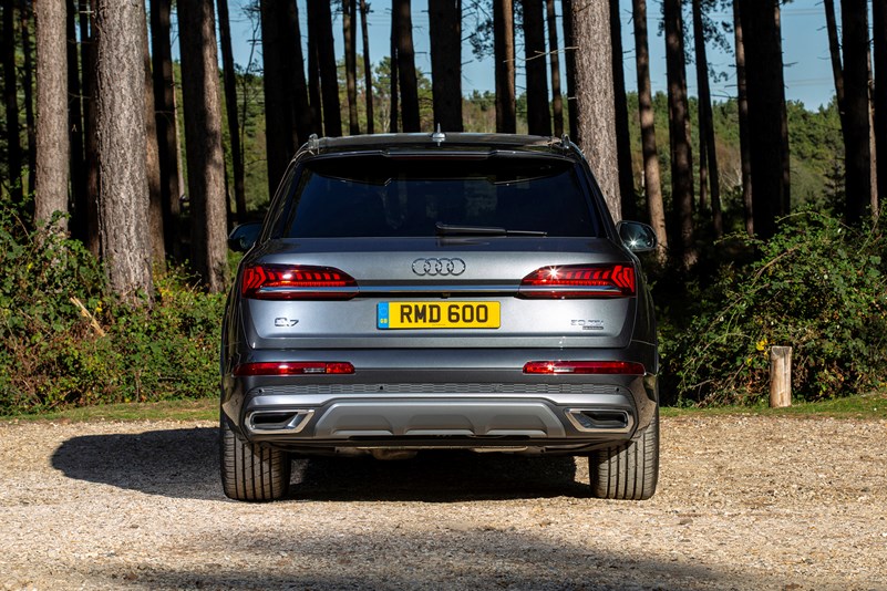 Audi Q7 (2022) Practicality, Boot Space & Dimensions | Parkers