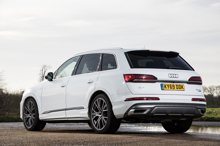 Audi Q7 (2022) Practicality, Boot Space & Dimensions | Parkers