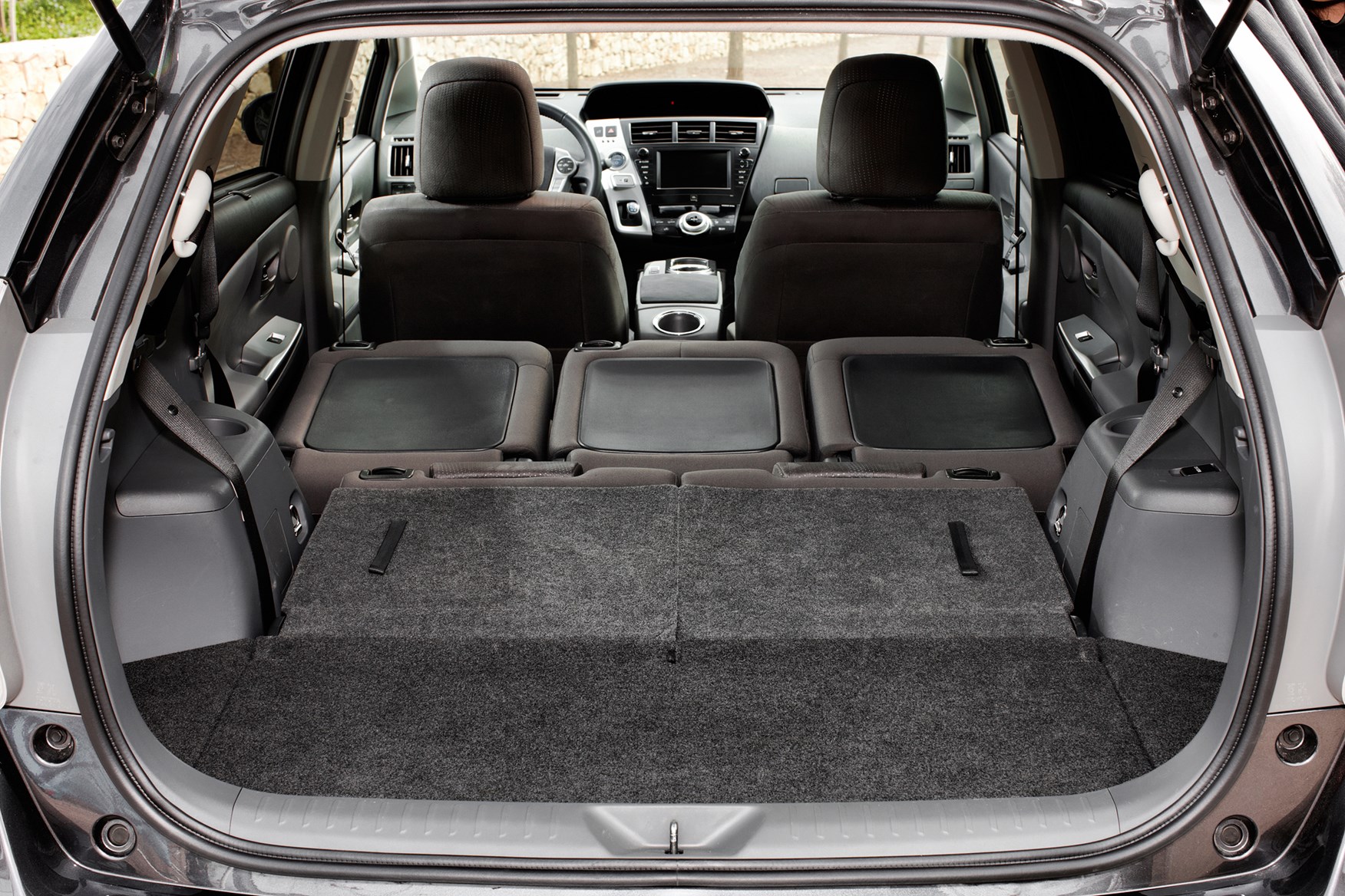 Toyota Prius Plus Review (2021) | Parkers