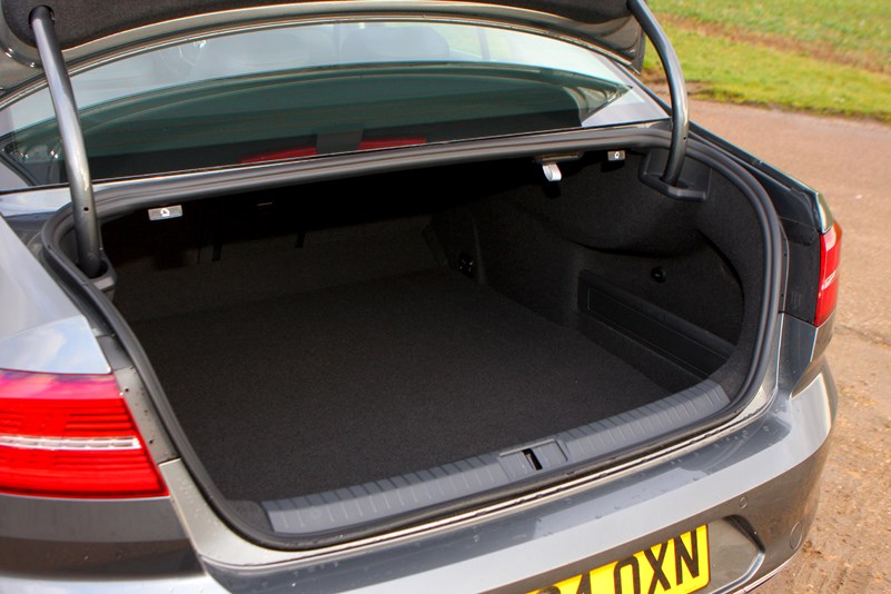 Volkswagen Passat Saloon (2021) Practicality & Boot Space | Parkers