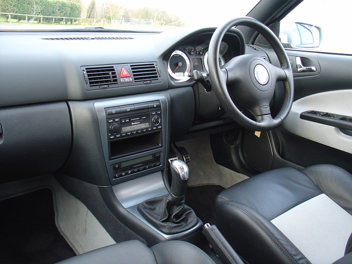Used Skoda Octavia vRS (2001 - 2005) Interior | Parkers