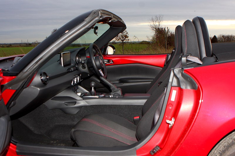 Mazda MX-5 (2021) Practicality, Boot Space & Dimensions | Parkers