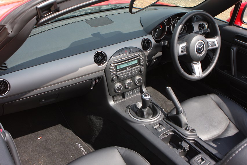 Used Mazda MX-5 Convertible (2005 - 2015) Interior | Parkers