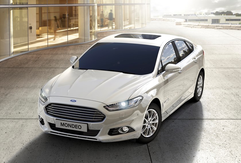 Ford Mondeo Saloon Review (2021) | Parkers