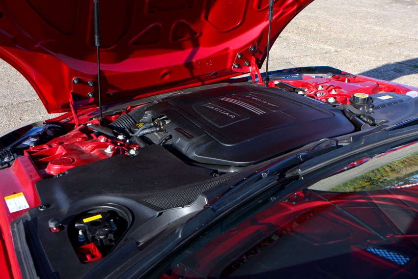 Jaguar F-Type Roadster (2021) Engines, Drive & Performance | Parkers