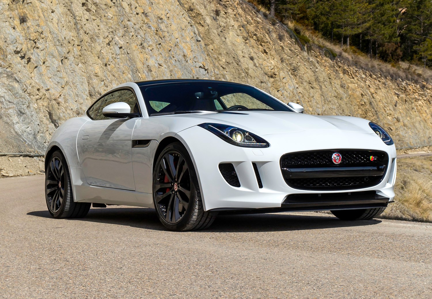 Jaguar F-Type (2021) MPG, Running Costs, Economy & CO2 | Parkers