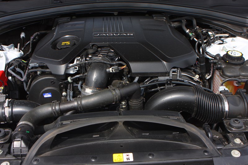 Jaguar F-Pace Review (2021) | Parkers