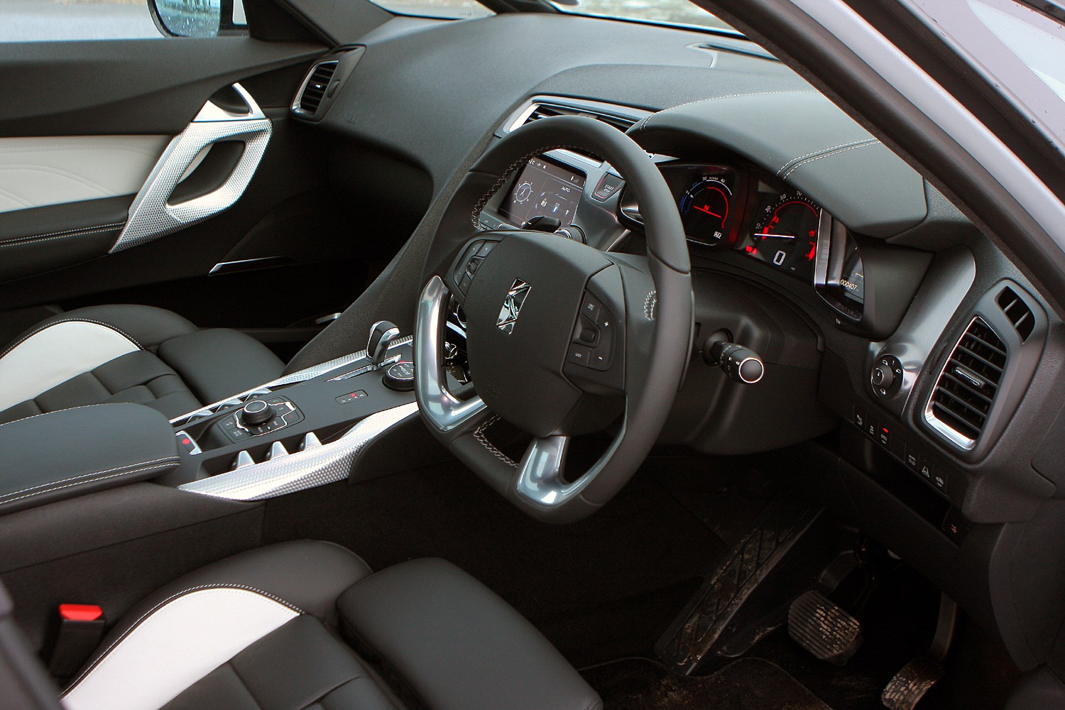 Used Citroën DS5 Hatchback (2012 - 2015) Review | Parkers