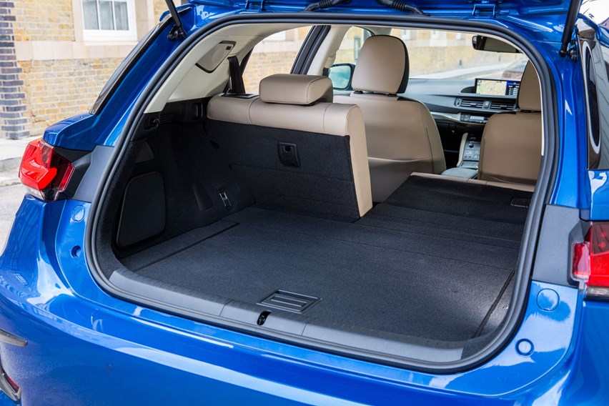 Lexus CT Review (2021) | Parkers