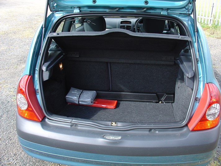 Used Renault Clio Hatchback (2001 - 2008) Interior | Parkers