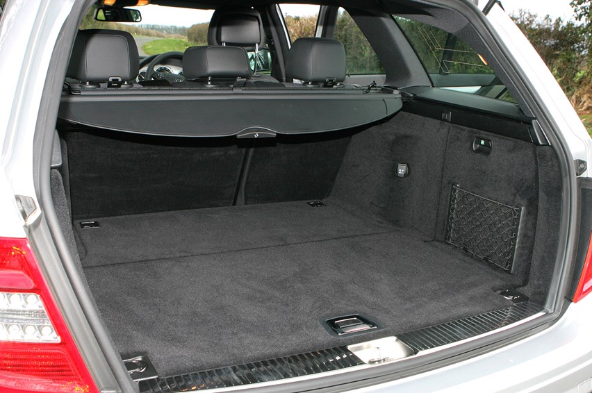 Used Mercedes-Benz C-Class Estate (2008 - 2014) Interior | Parkers