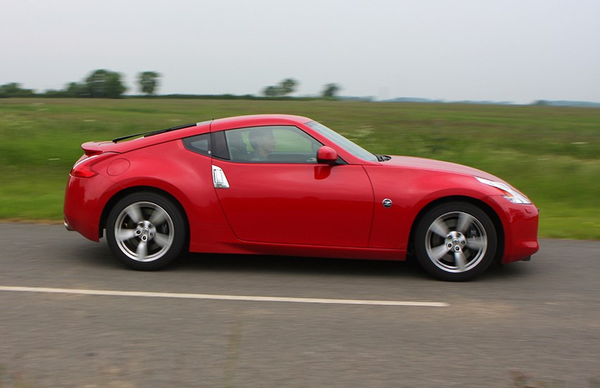 Nissan 370Z Review (2021) | Parkers
