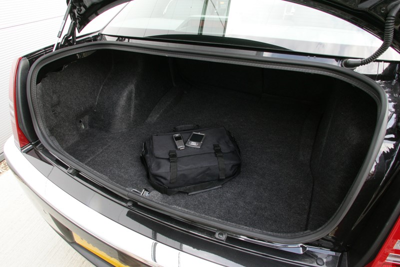 Used Chrysler 300C Saloon (2005 - 2010) Review | Parkers