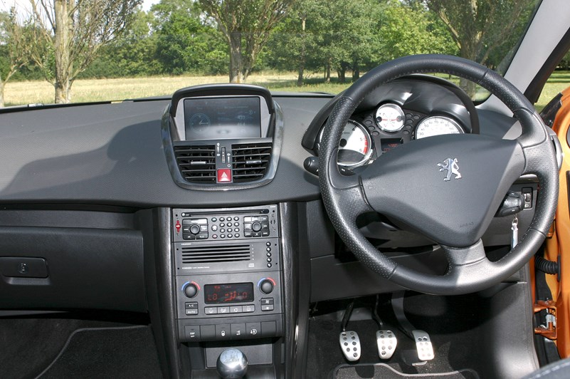 Used Peugeot 207 Hatchback (2006 - 2012) Interior | Parkers