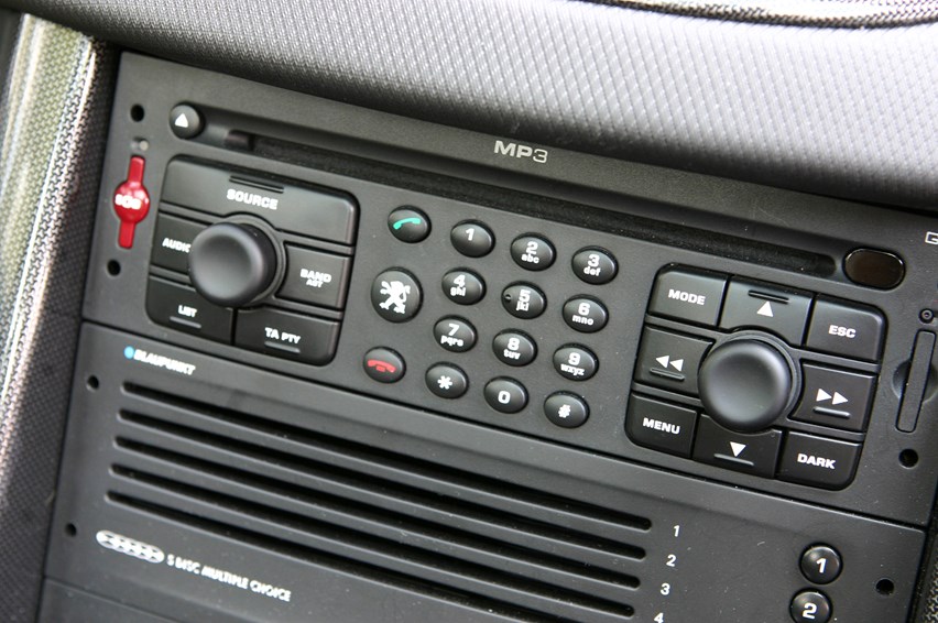 Used Peugeot 207 Hatchback (2006 - 2012) Interior | Parkers