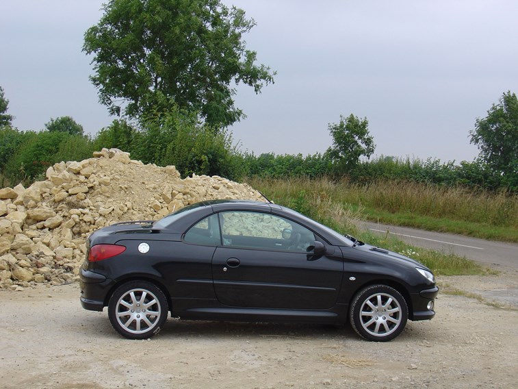 Used Peugeot 206 Coupe Cabriolet (2001 - 2007) Review | Parkers