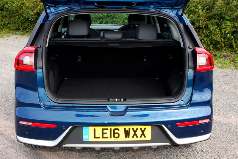 Kia Niro Review (2021) | Parkers