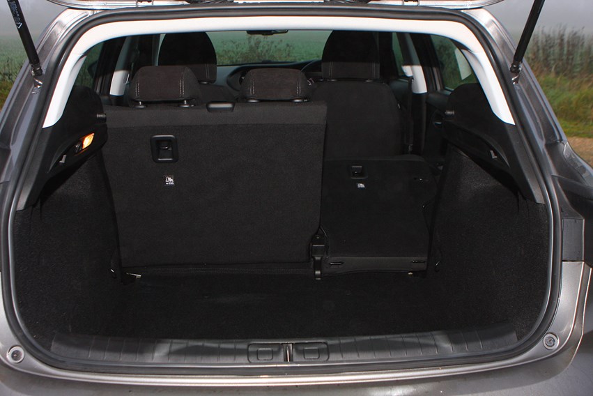 Fiat Tipo Review (2021) | Parkers