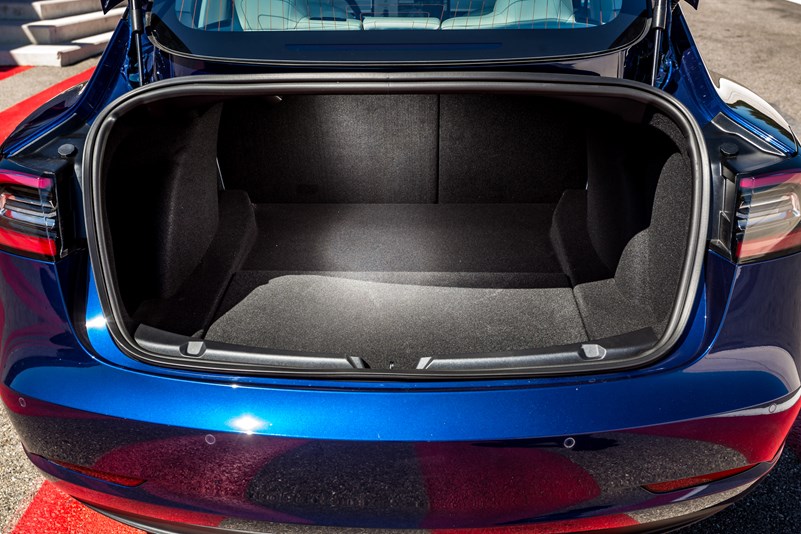 Tesla Model 3 (2021) Interior Layout, Dashboard & Infotainment | Parkers