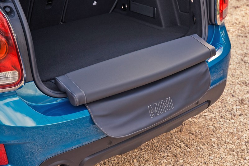 MINI Countryman Review (2021) | Parkers