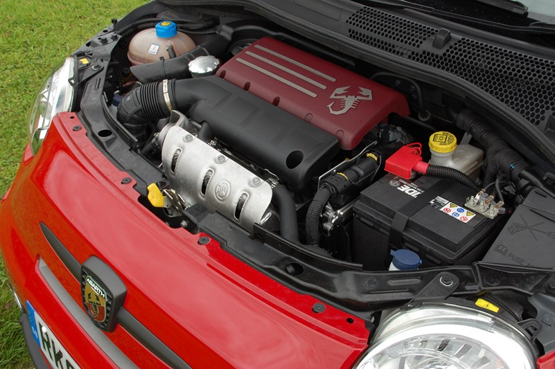 Abarth 595 (2021) Engines, Drive & Performance | Parkers