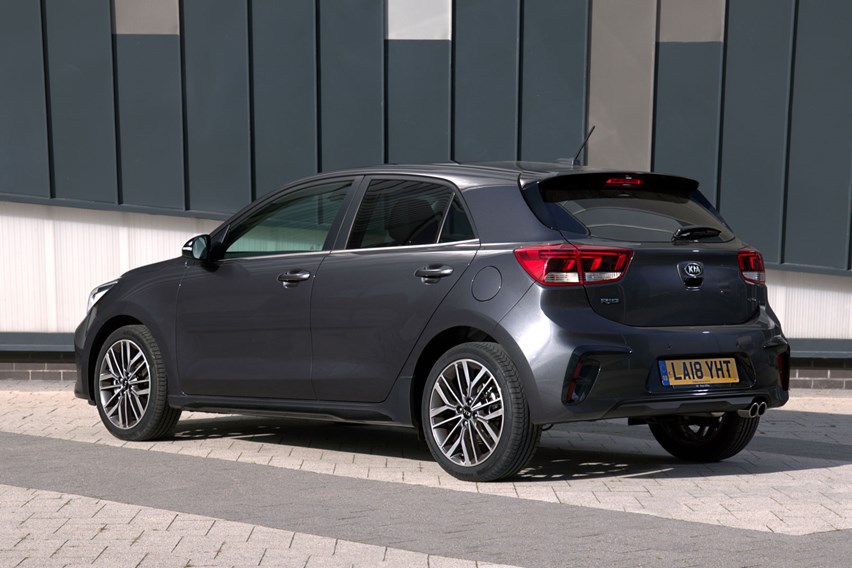 Kia Rio (2020) Interior Layout, Dashboard & Infotainment | Parkers