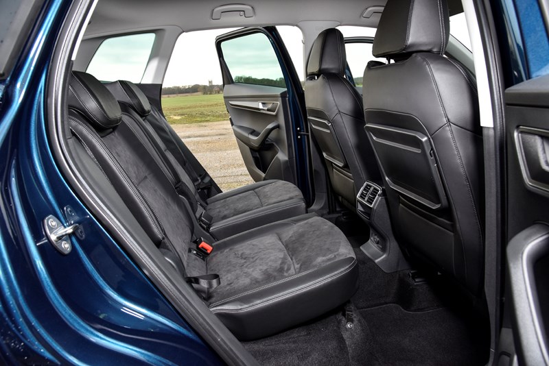 Skoda Karoq (2021) Practicality, Boot Space & Dimensions | Parkers