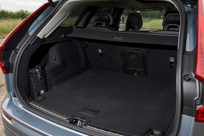 Volvo XC60 (2021) Engines, Drive & Performance | Parkers