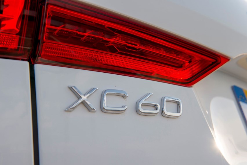 Volvo XC60 (2021) Engines, Drive & Performance | Parkers