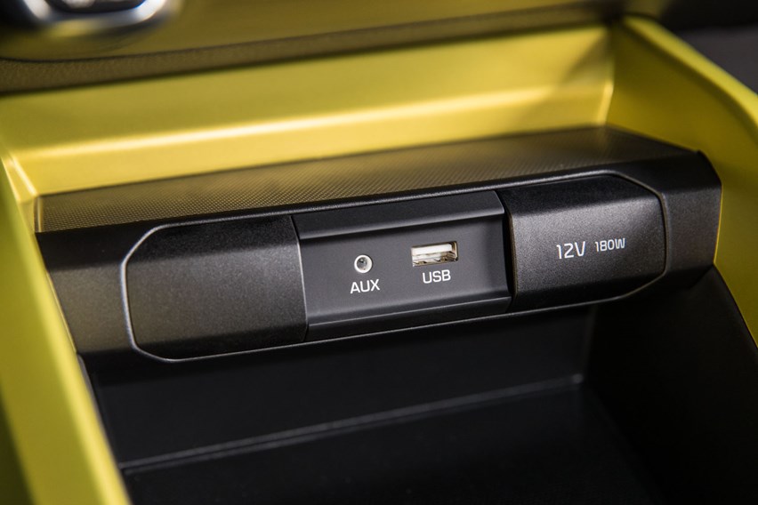 Kia Stonic (2021) Practicality, Boot Space & Dimensions | Parkers