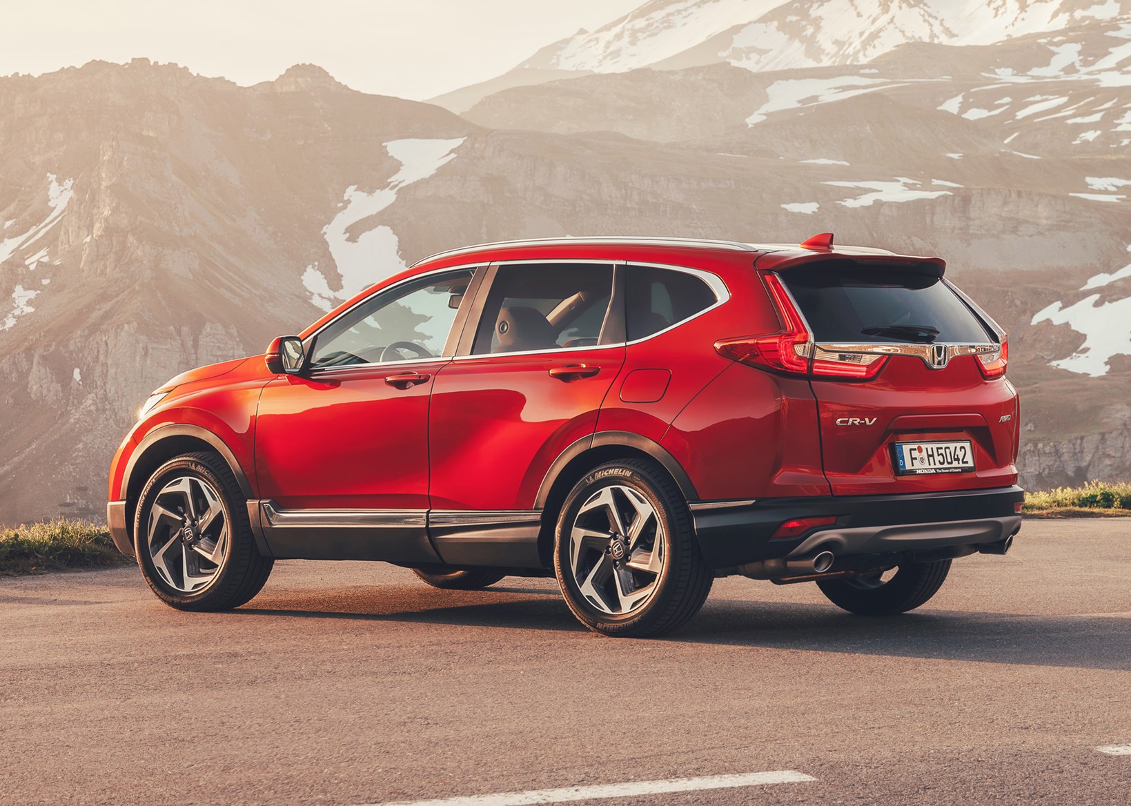 Honda CR-V Review (2020) | Parkers