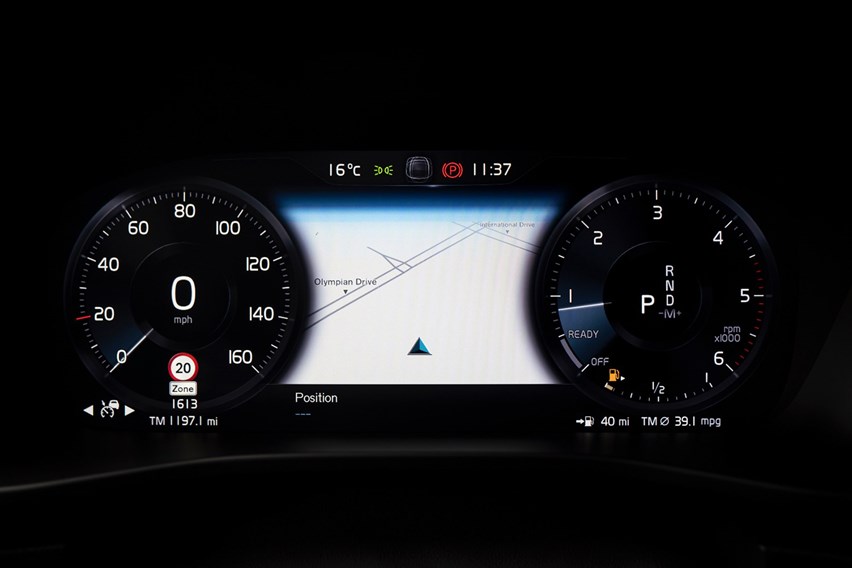 Volvo XC40 Review (2021) | Parkers