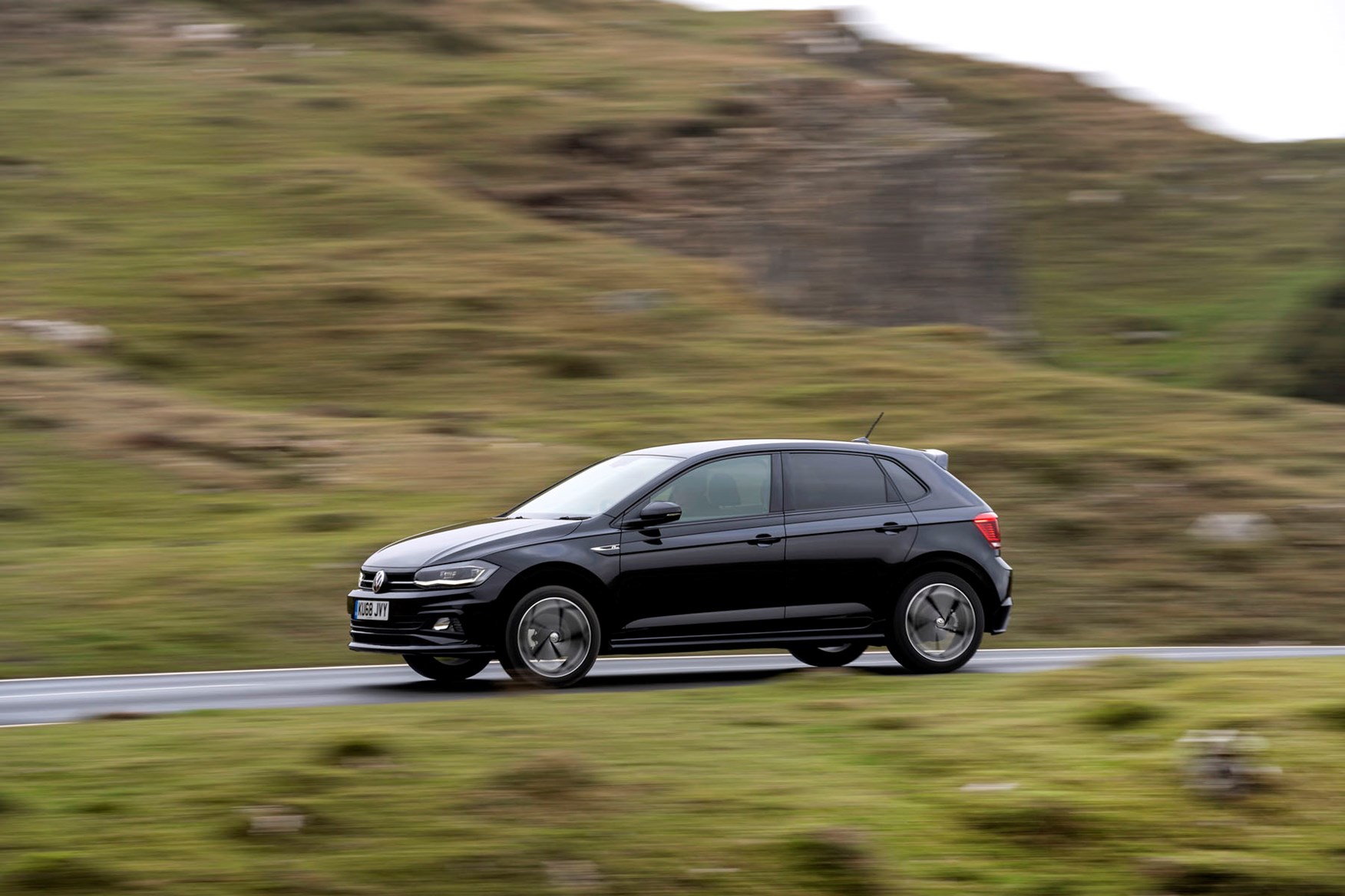 Volkswagen Polo (2021) Engines, Drive & Performance | Parkers