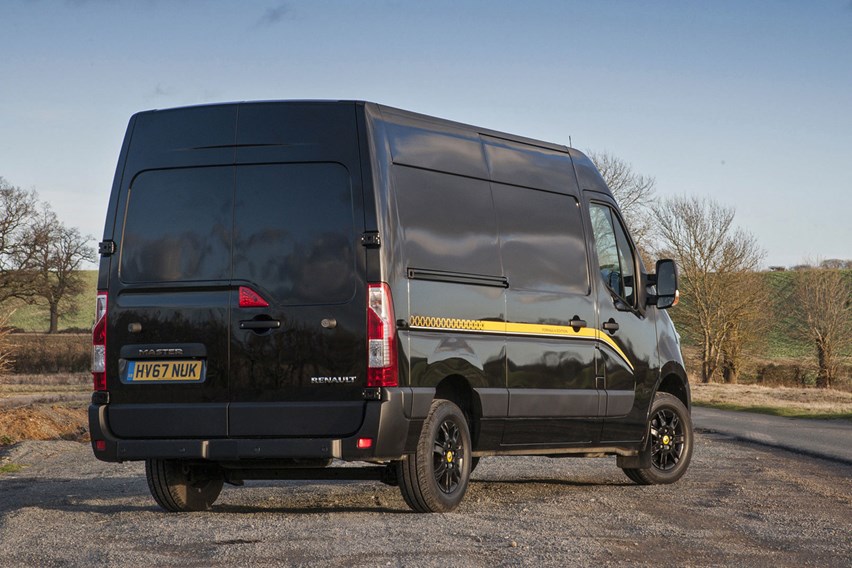 Renault Master review (2021) | Parkers