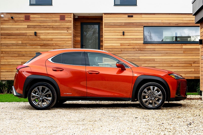 Lexus UX (2022) Practicality, Boot Space & Dimensions | Parkers
