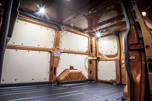 Ford Transit Custom van dimensions, capacity, payload, volume, towing ...