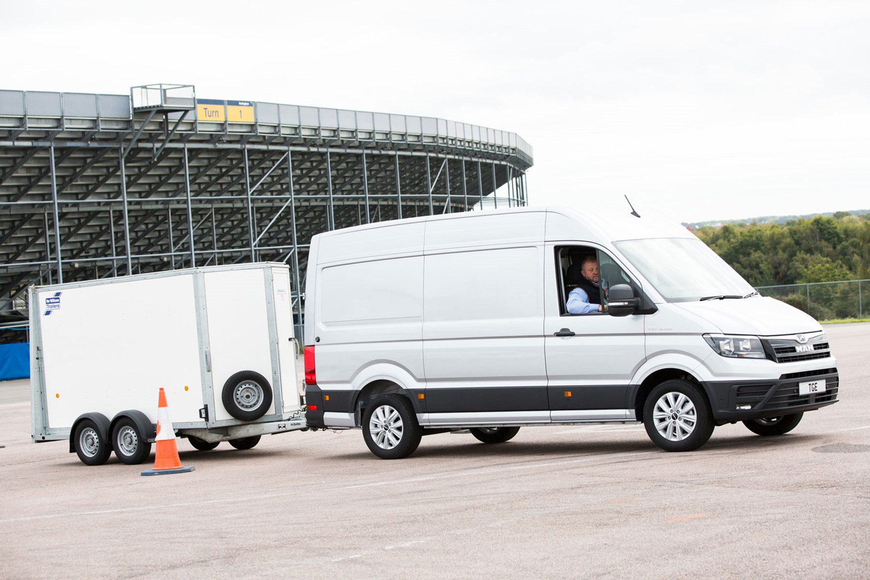 MAN TGE van dimensions (2017-on), capacity, payload, volume, towing ...