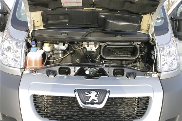 New Euro 6 engines for Peugeot Boxer large van | Parkers
