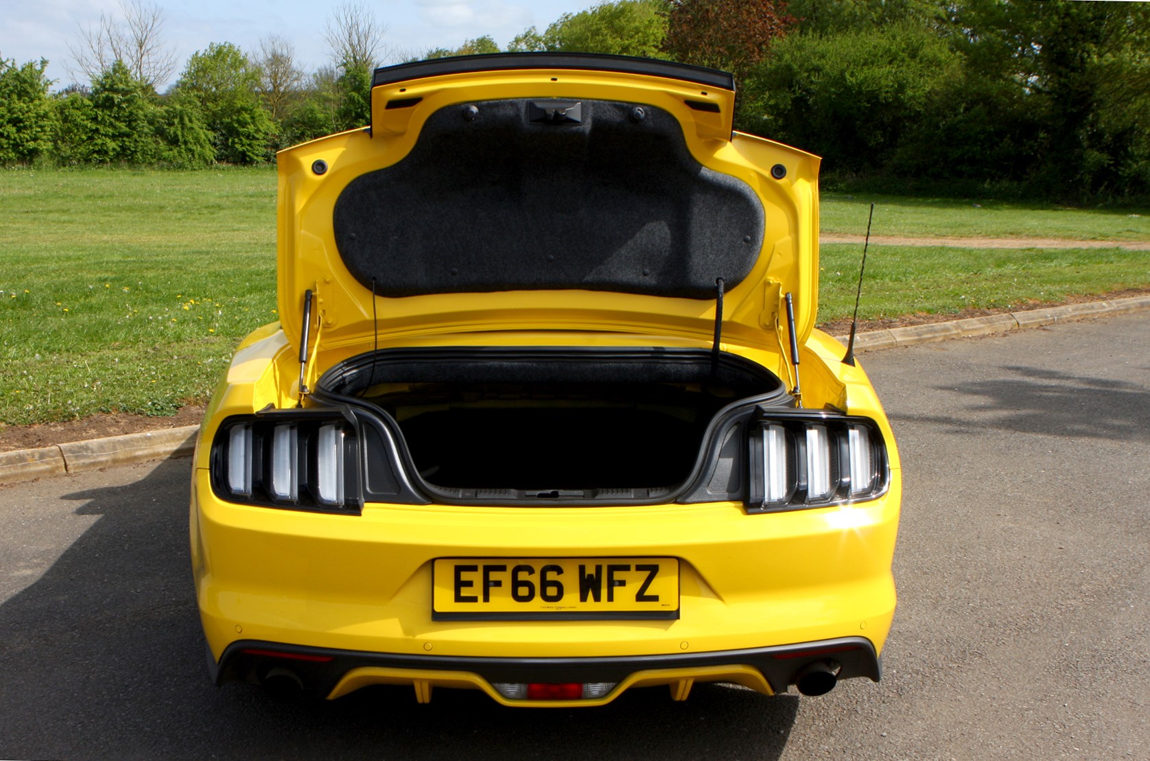 Ford Mustang Convertible Review (2021) | Parkers