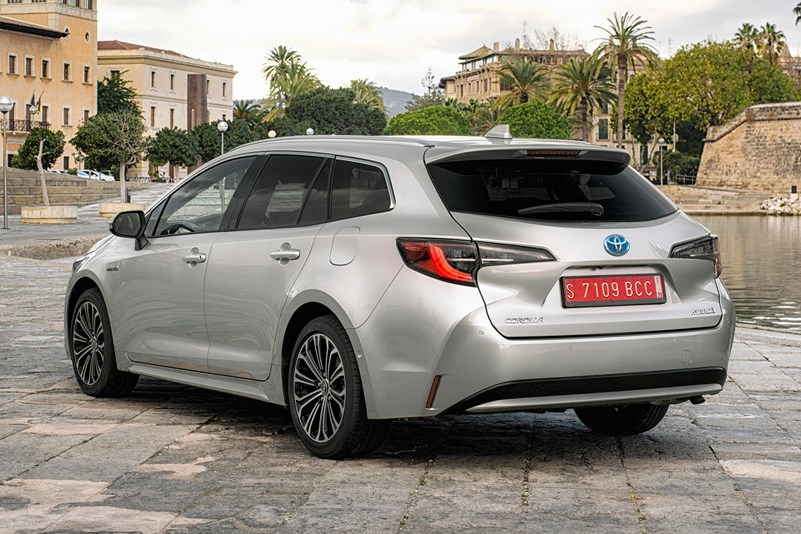 Toyota Corolla Touring Sports (2021) MPG, Running Costs & CO2 | Parkers