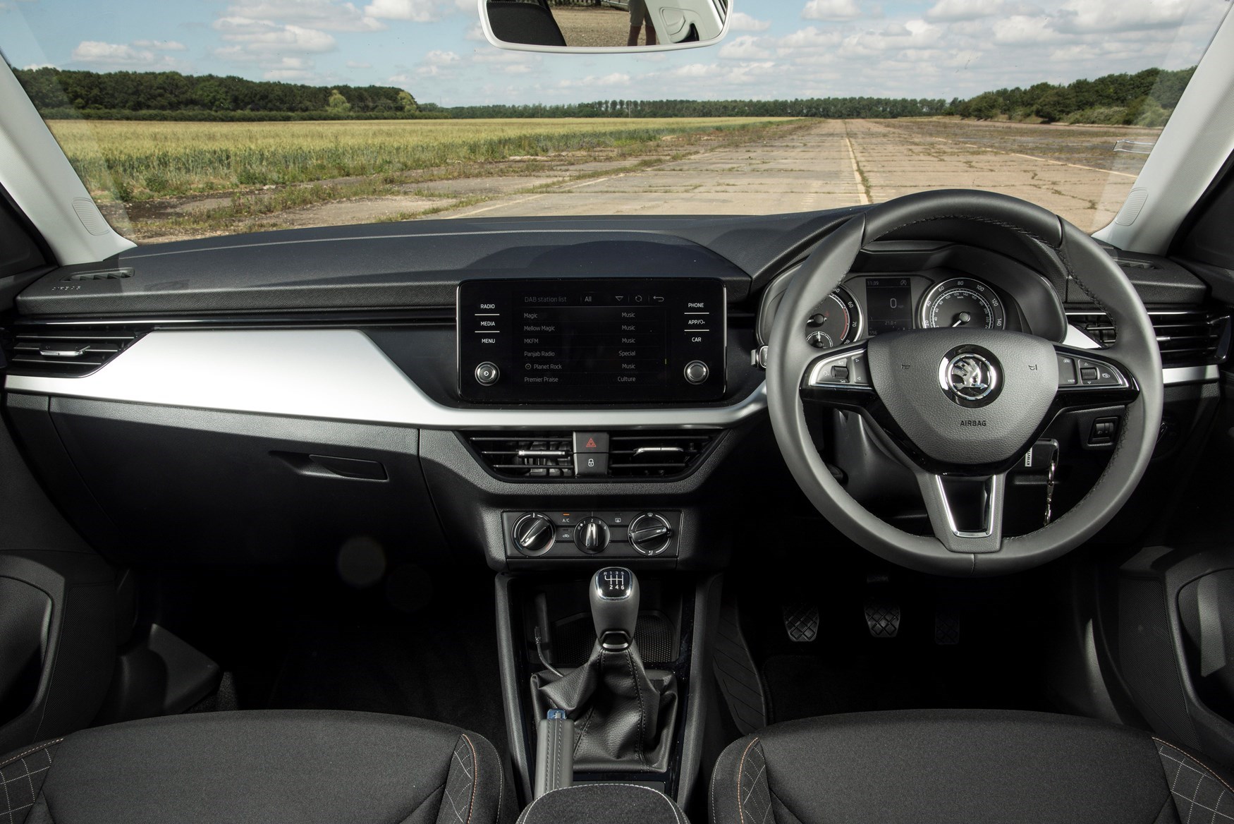 Skoda Scala (2021) Interior Layout, Dashboard & Infotainment | Parkers